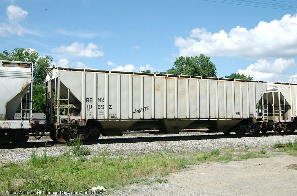 RFMX Covered Hopper 10652